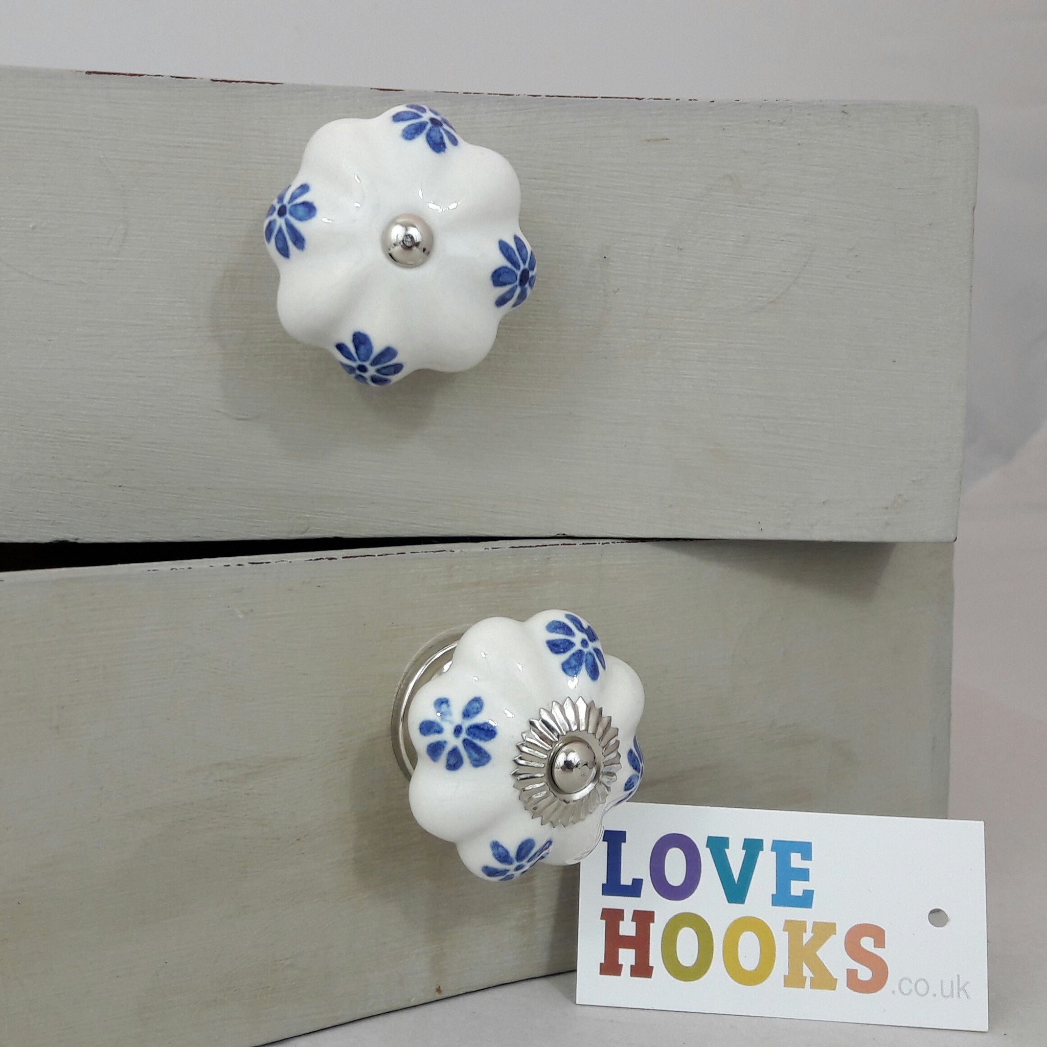 White Ceramic Rosette Drawer Knob, blue flowers 45mm – Garmur Design